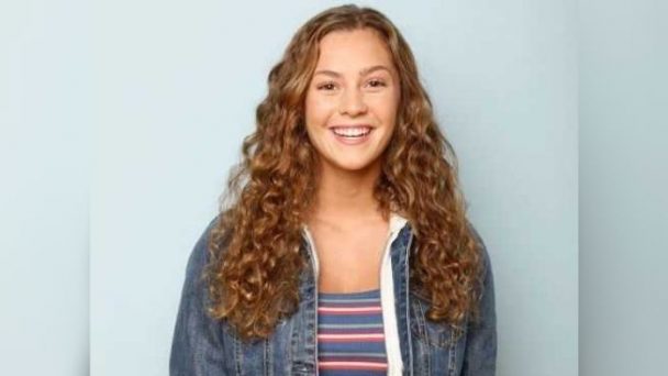 Chloe Lang - BiographON