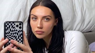 Sydney Carlson - BiographON